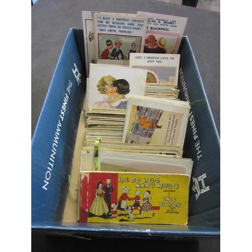 QUANTITY OF OLD AND VINTAGE POSTCARDS INCLUDING SAUCY SEASIDE EXAMPLES