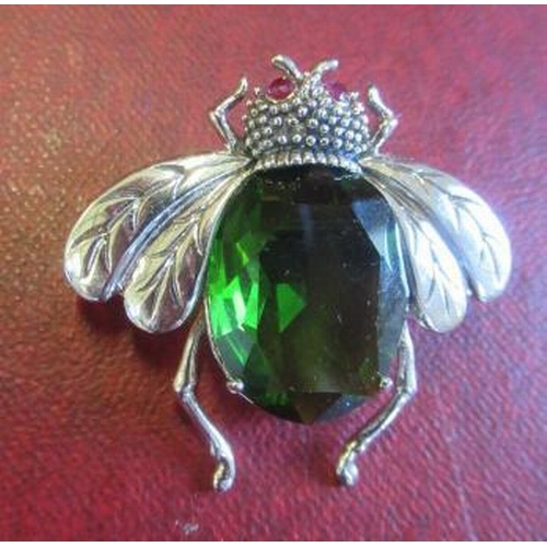 STONE SET SILVER BEE BROOCH
