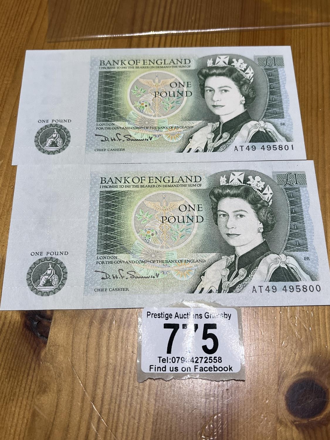 PAIR OF UNCIRCULATED 1 POUND NOTES