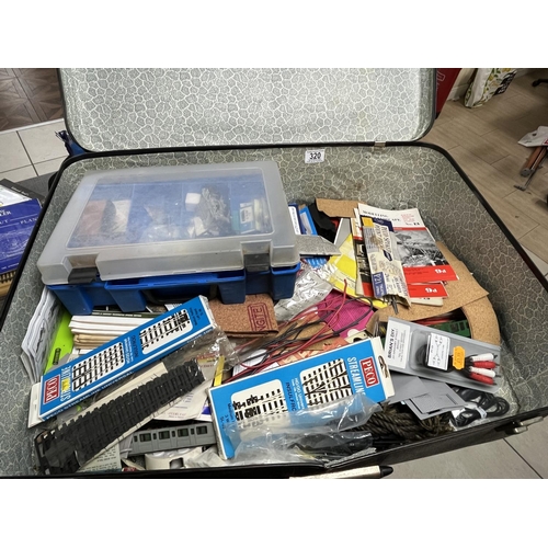 ASST MODEL RAILWAY ITEMS ETC INCLUDES PAPERWORK, MAGAZINES AND ...