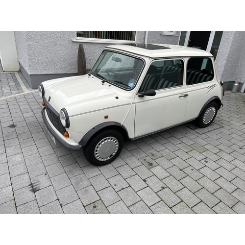 PMN404K Austin Mini Designer (Mary Quant) First Registered 06.09.1988 ...