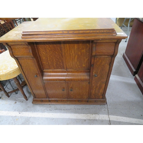 Oak cased singer sewing machine