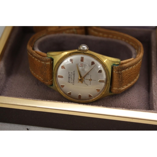 Zheut calendar Gent's wrist watch