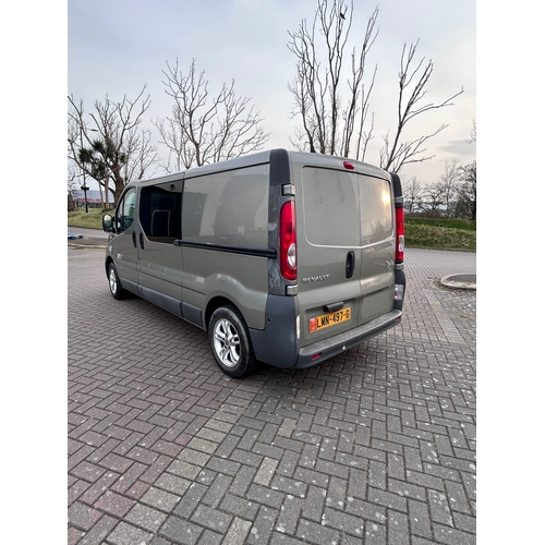 LMN497G Grey Renault Traffic crew cab van LWB 1996cc First Registered ...