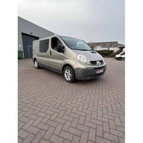 LMN497G Grey Renault Traffic crew cab van LWB 1996cc First Registered ...