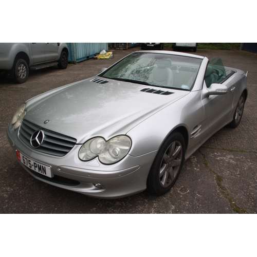 675PMN Silver Mercedes SL500 4966cc Convertible First Registered 10.04. ...