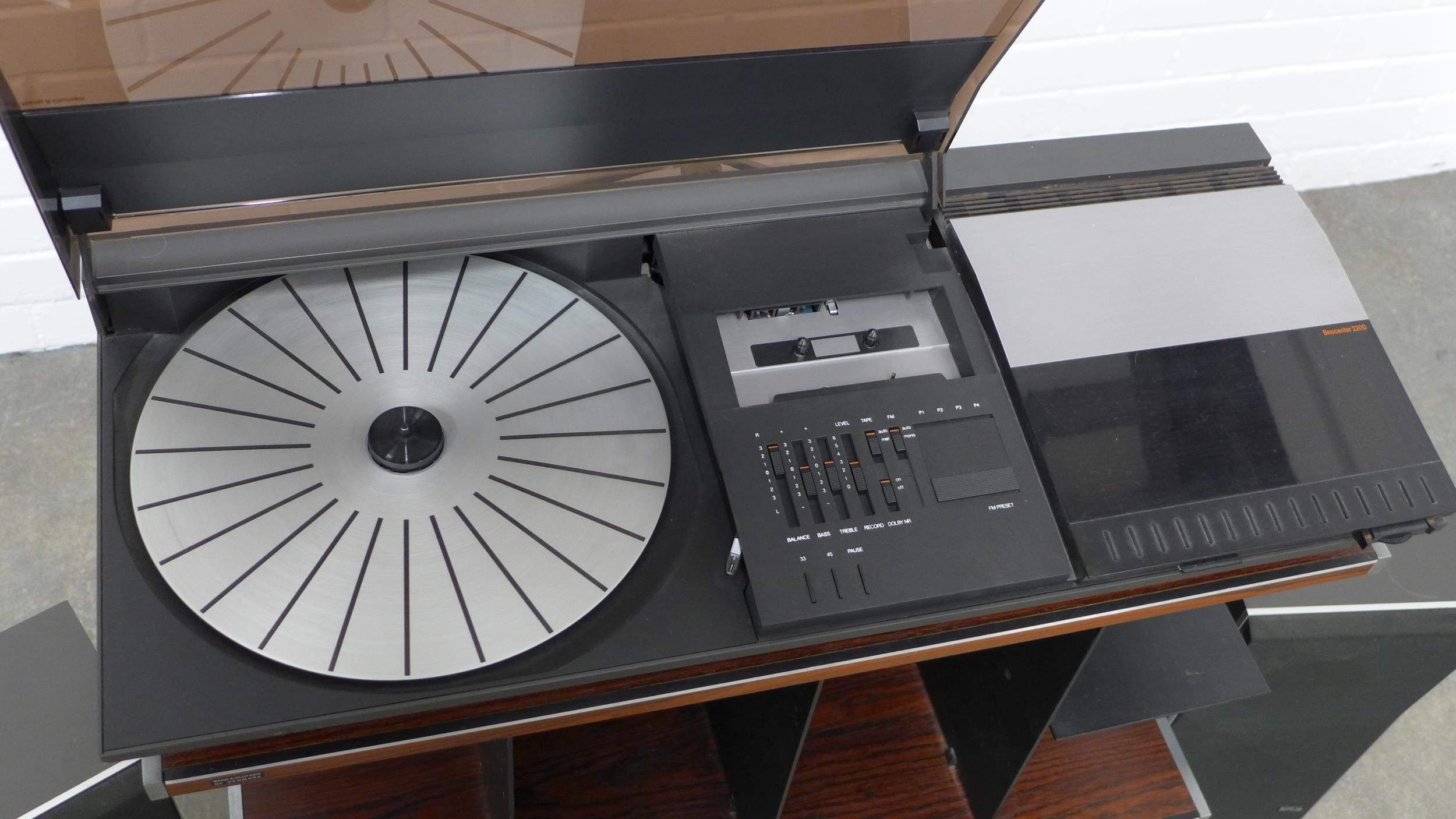 Bang & Olufsen Beocentre 2200 music centre set with stand and speakers ...