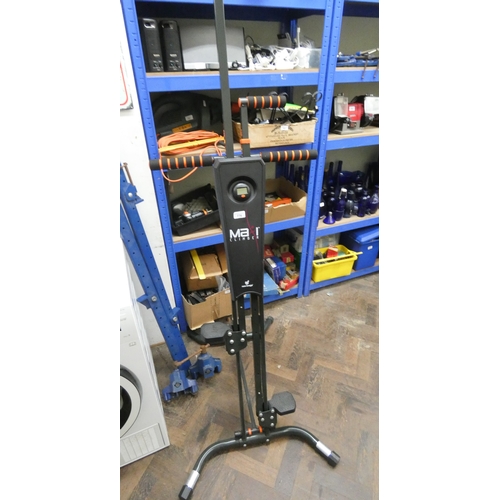 A maxi climber exercise machine