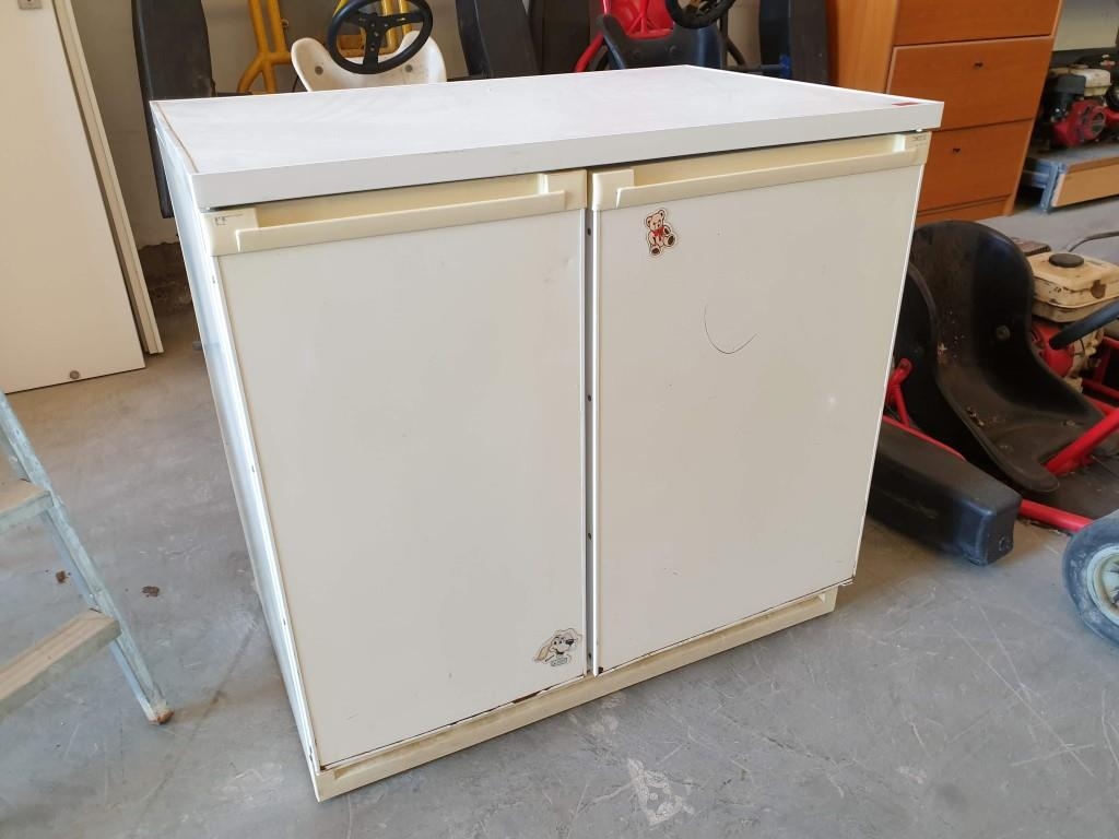 Zanussi under counter side by side fridge freezer zrt210w store