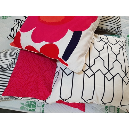 Collection of 7 x Assorted Decorative Pillows