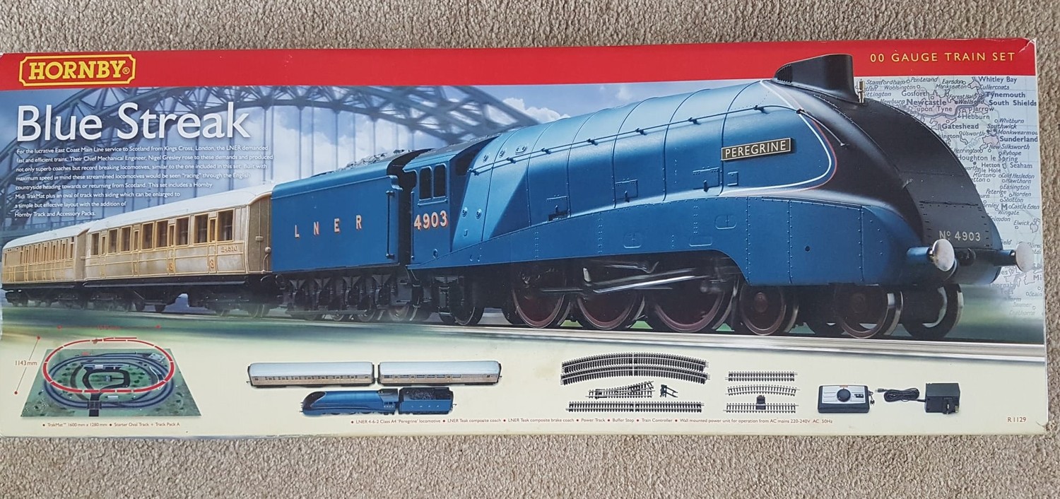 HORNBY ‘00’ R1129 Blue Streak Train Set comprising LNER Loco No.4903 ...
