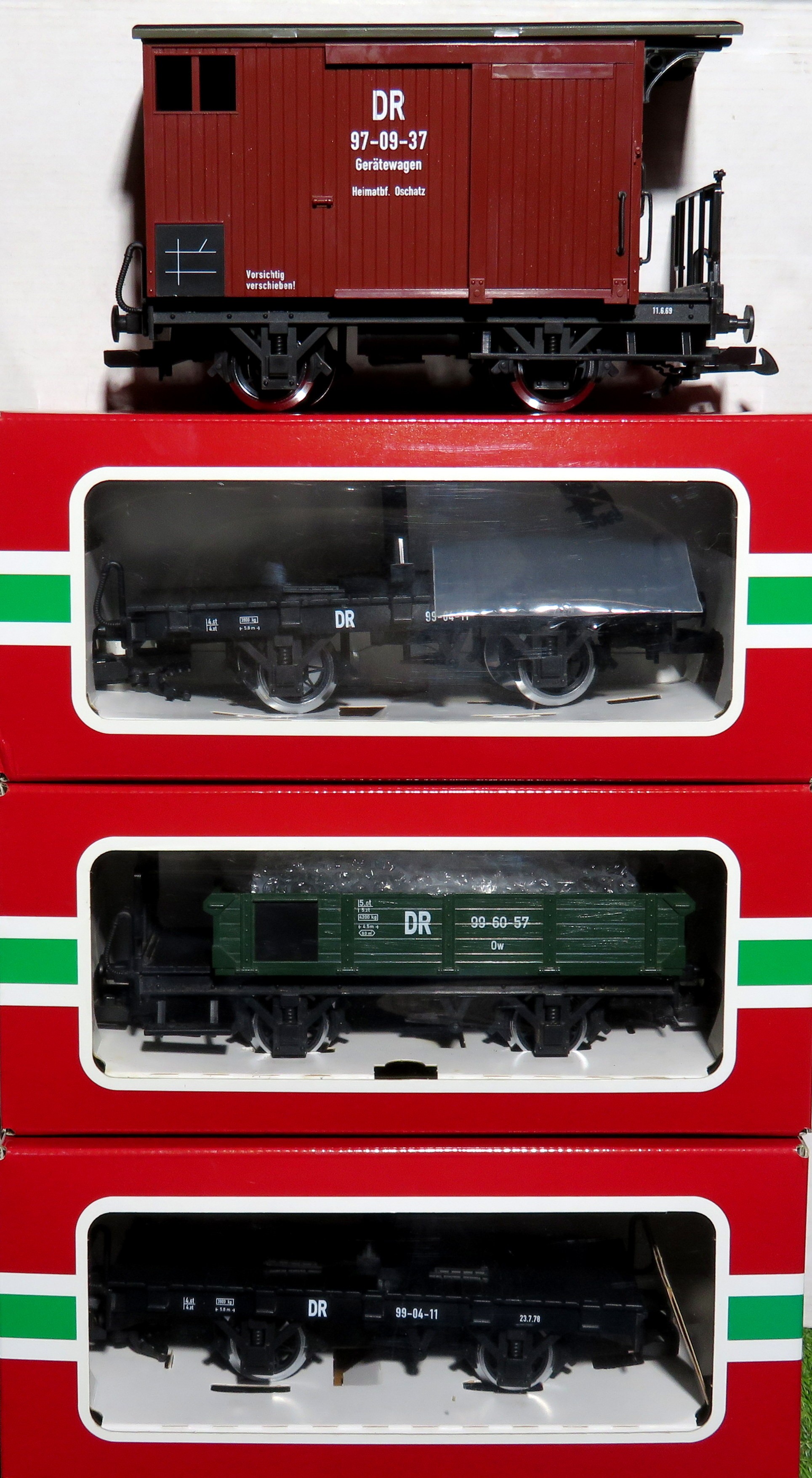 LGB G Scale Rolling Stock comprising: 2 x 45500 4-wheel DR Flat Cars ...