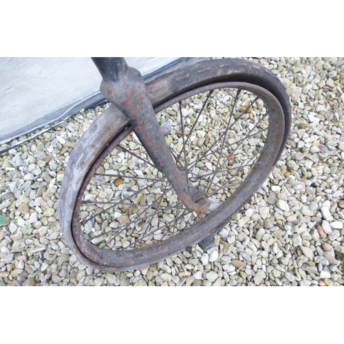 A Pneumatic tyred Racing Ordinary, with duplex forks, tangent-spoked 52 ...