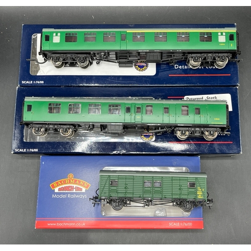 20 'OO' Southern Railway Green Rolling stock (3700g) 11 Boxed, includes ...