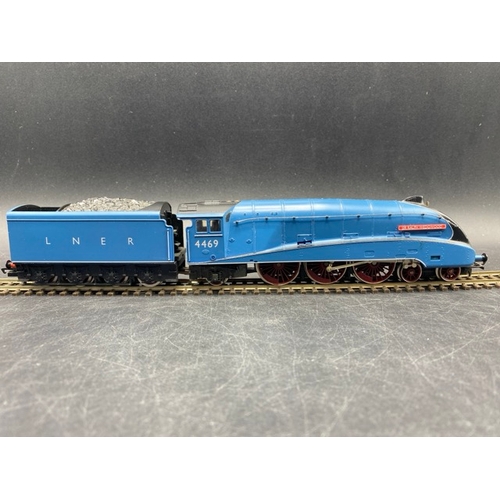 Hornby R328 Class A4 4-6-2 4469 'Sir Ralph Wedgewood' in LNER Garter ...