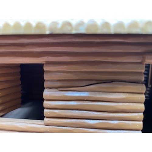 Plastic Britains & Timpo Western Buildings & Parts. (2550g)