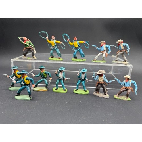87 Britains & Timpo Wild West plastic figures, Wagons & parts. (1850g)