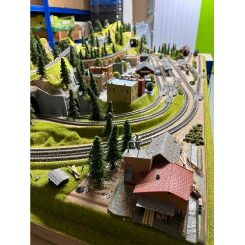 N gauge layout constructed on the Noch preformed 'Baden-Baden' model ...
