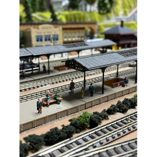 N gauge layout constructed on the Noch preformed 'Baden-Baden' model ...