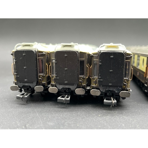 7 OO gauge Hornby Pullman coaches includes Hornby R4377 Devon Belle ...
