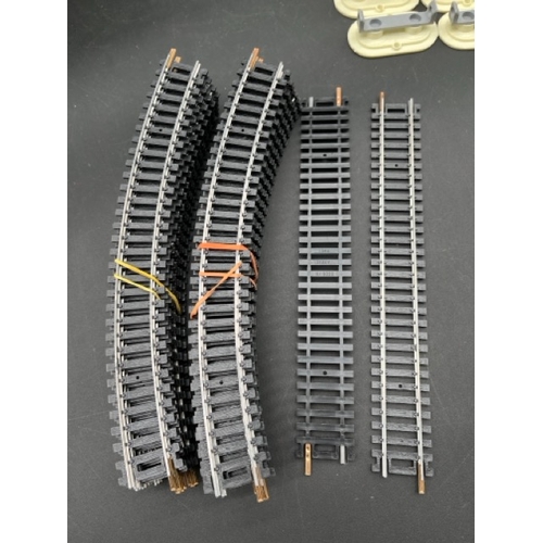 Lima HO scale Figure of 8 Banked circuit in Good condition with Tested ...
