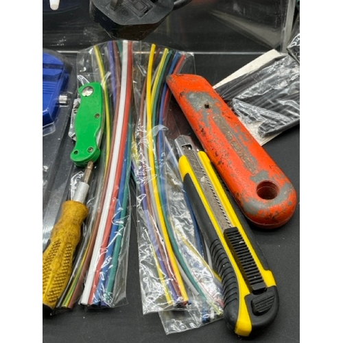 Modelling and model engineering tools (2800g)
