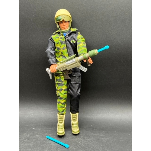 7 Action Figures with Accessories Hasbro Action Man Arctic Parasender ...