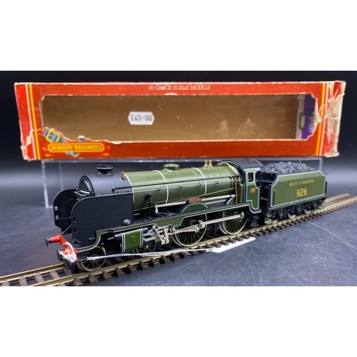 Hornby R683 Schools Class V 4-4-0 'Repton' 926 in SR Green. Box has ...