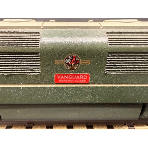 3-Rail Trix 1119 Class 42 Warship D801 'Vanguard' in BR Green - Tested ...