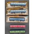 Five OO Bogie Vans - Dust free and Ready-to-Roll Hornby R4056 S.R Bogie ...