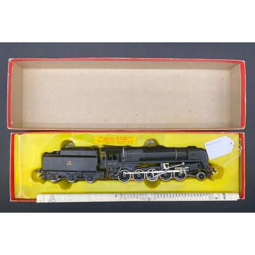 Hornby R550 Class 9F 2-10-0 92166 in BR black with early emblem ...