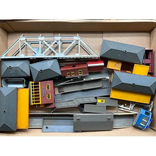 OO Tri-ang Scenic Model Railway accessories, including various station ...
