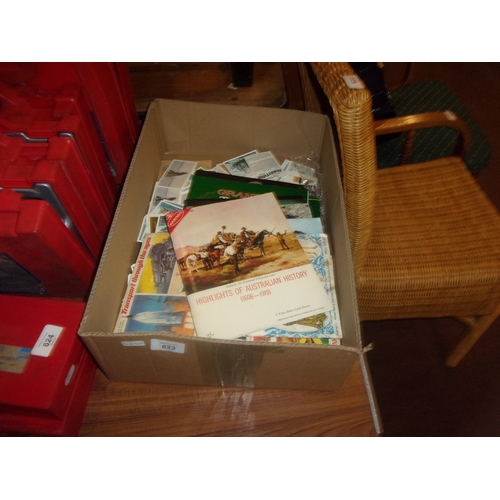 BOX OF CIGGARETTE CARDS