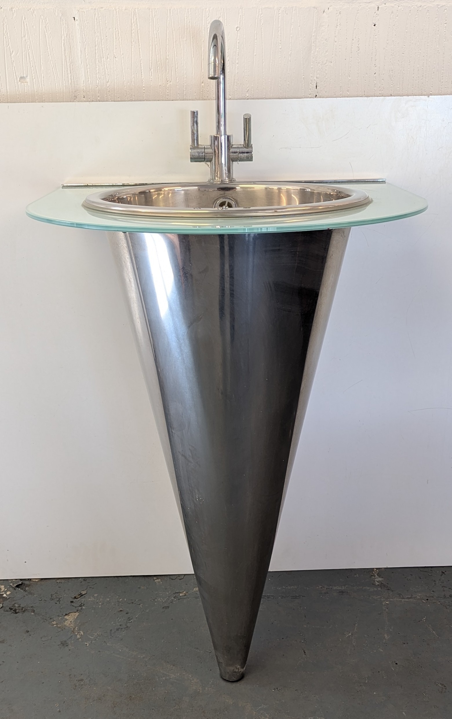 Freestanding Designer Cone Shaped Stainless Steel Washbasin Sink With ...