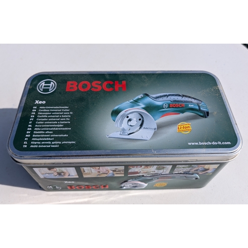 A Bosch Universal Cutter