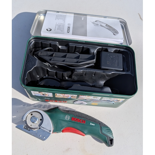 A Bosch Universal Cutter