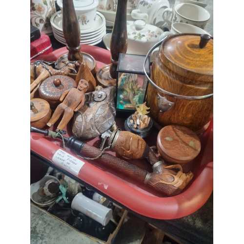 1 X TRAY CONTAINING WOOD WARE ITEMS ETC