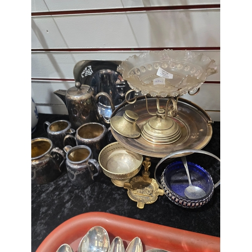 SELECTION OF SILVER PLATED WARE ITEMS