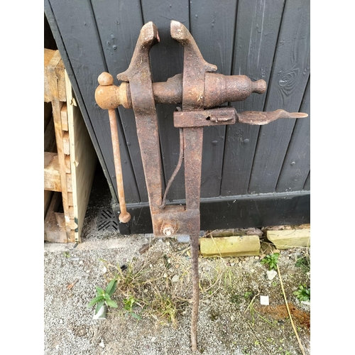Vintage Blacksmiths Post Leg Vise. 91cm Tall. Collection Only.