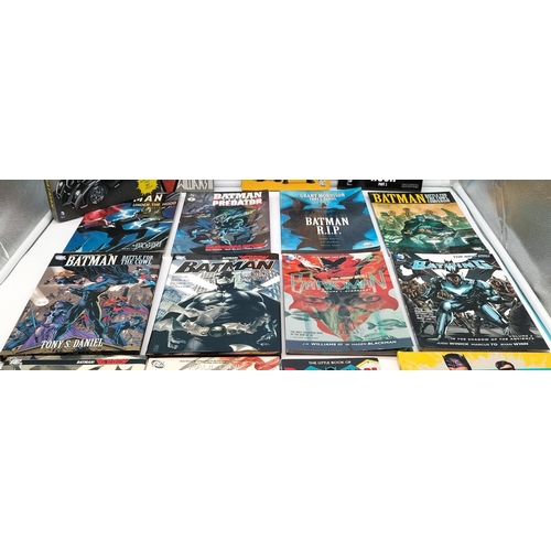 Collection of 15 Batman/Batwoman/Batwing Books to include DC Comics ...
