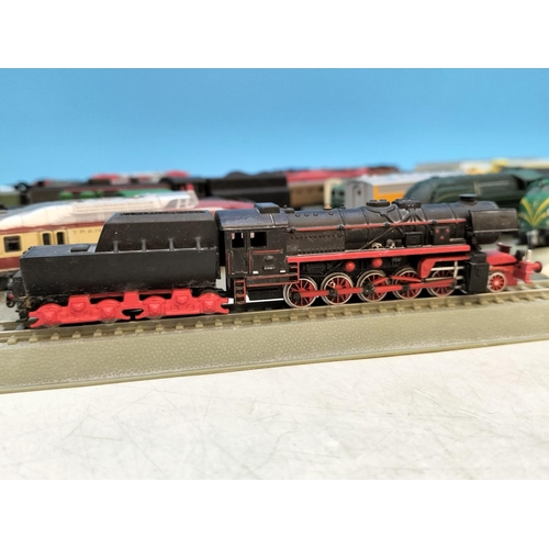 Collection of 27 Del Prado 1:160 Scale Locomotives of the World.