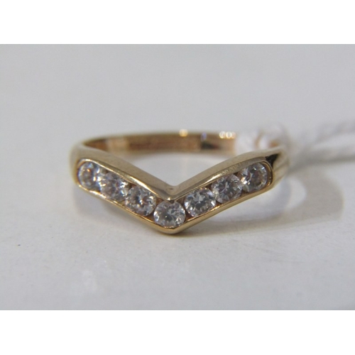 GOLD HERRINGBONE RING, 9ct yellow gold herringbone design white stone ...