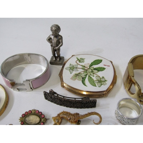 COSTUME JEWELLERY, seahorse brooches, bangles, cameos, stone set ...