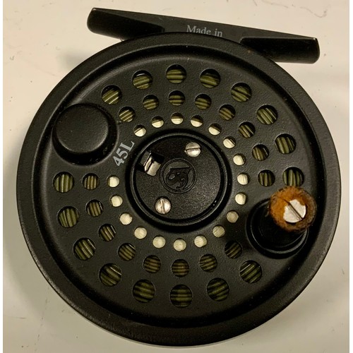 A System 2 Scientific Anglers 3M 89 fly fishing reel, three spare ...