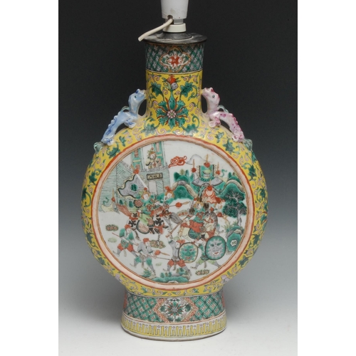 A late 19th/early 20th century Chinese moon flask vase, decorated with ...