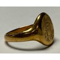 A George V 18ct gold signet ring, monogrammed SH, size R, Birmingham ...