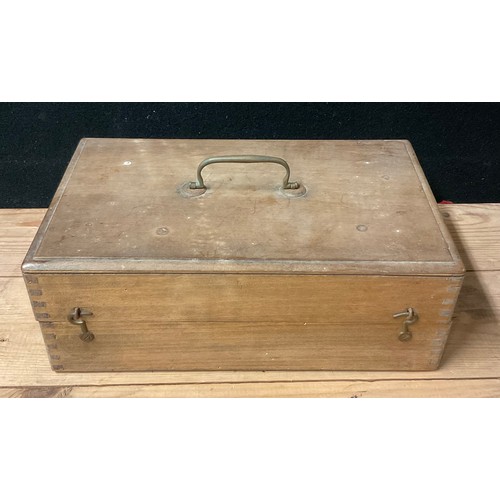 An early 20th century French artist's paint box, by Lefranc & Cie ...