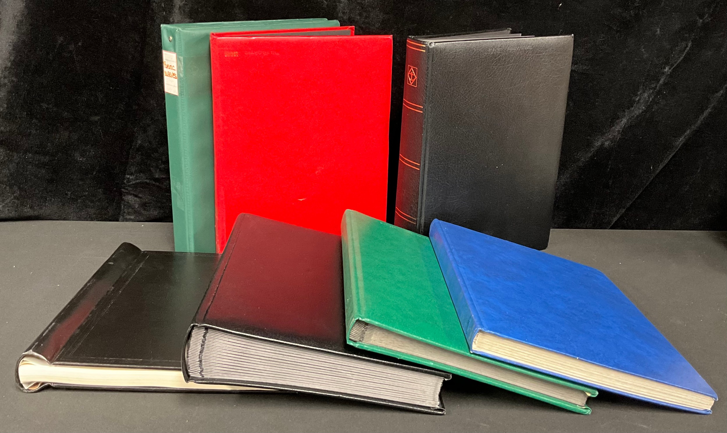 Stamps - a box of empty stamp albums/stockbooks, mainly Lighthouse 32 ...