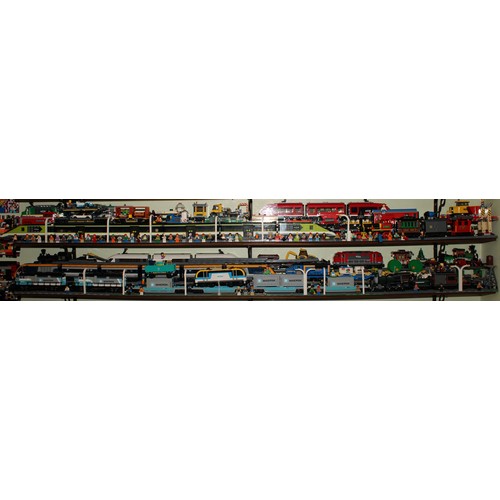 Lego - Creator, 10219 Maersk train, unboxed; City, 60337 Express ...