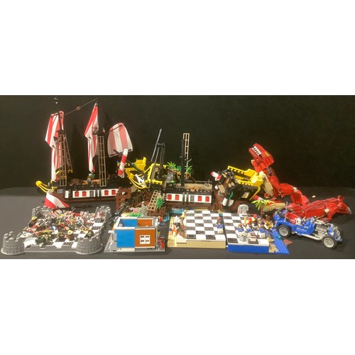 Lego - 40158 Pirates Chess Set, unboxed; 853373 Kingdoms Chess Set ...